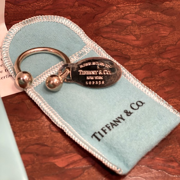 Tiffany & Co. | Accessories | Tiffany Co Oval Screwball Key Ring ...